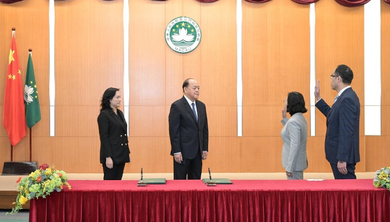 Chan Hoi Fan e Lio Chi Hon tomaram posse como directora e subdirector ...
